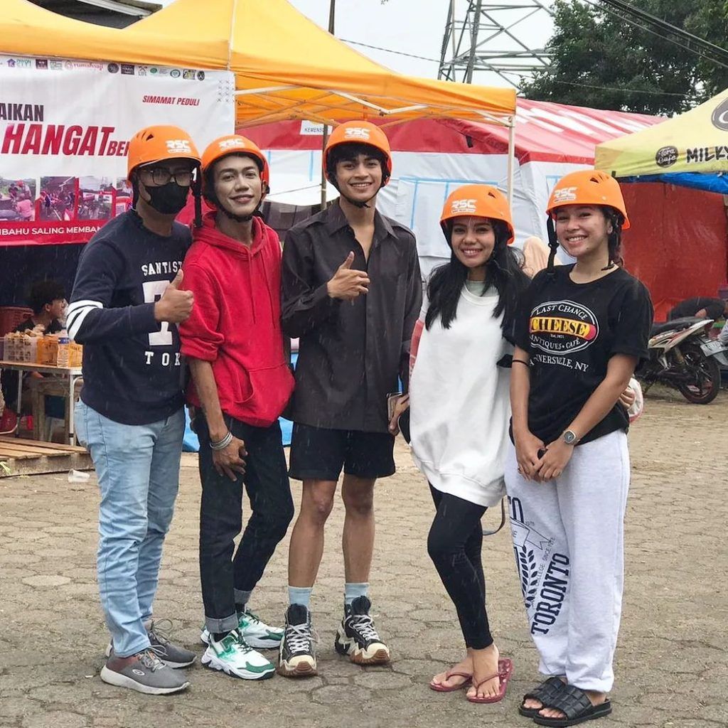 Meet Vina Fan, the new internet sensation from Indonesia