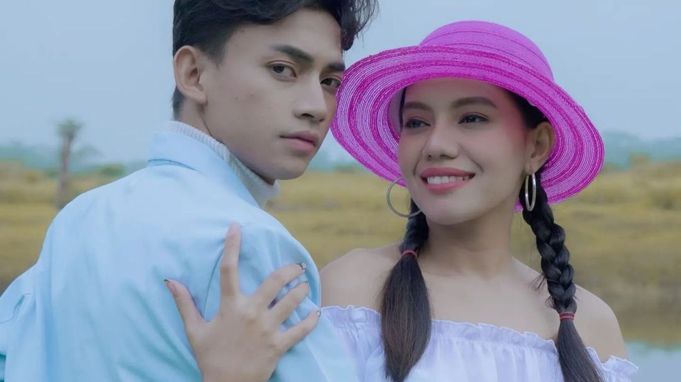 Meet Vina Fan, the new internet sensation from Indonesia