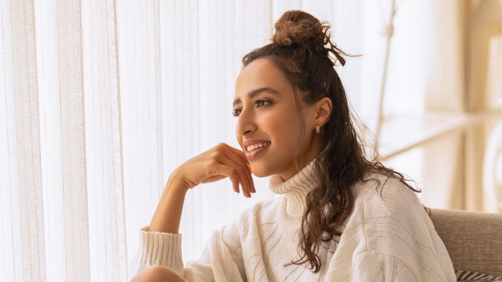 Female fitness influencers on Instagram busting common exercising myths