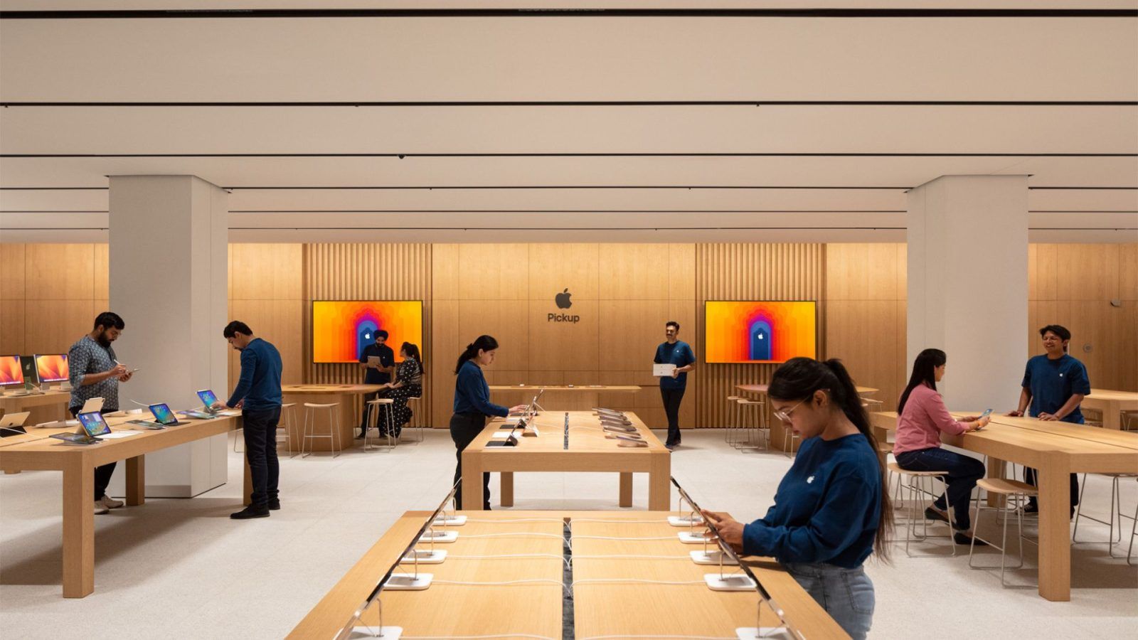 Apple opens its second retail store in Delhi, India