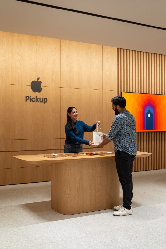 Apple Saket Store Photos : A look inside the retail outlet in Delhi ...
