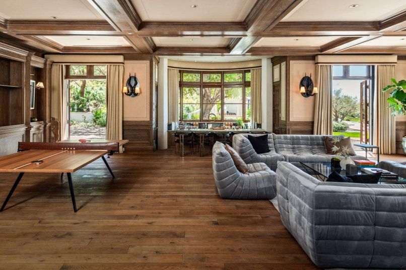 Drake is selling his Beverly Hills mansion for USD 88 million