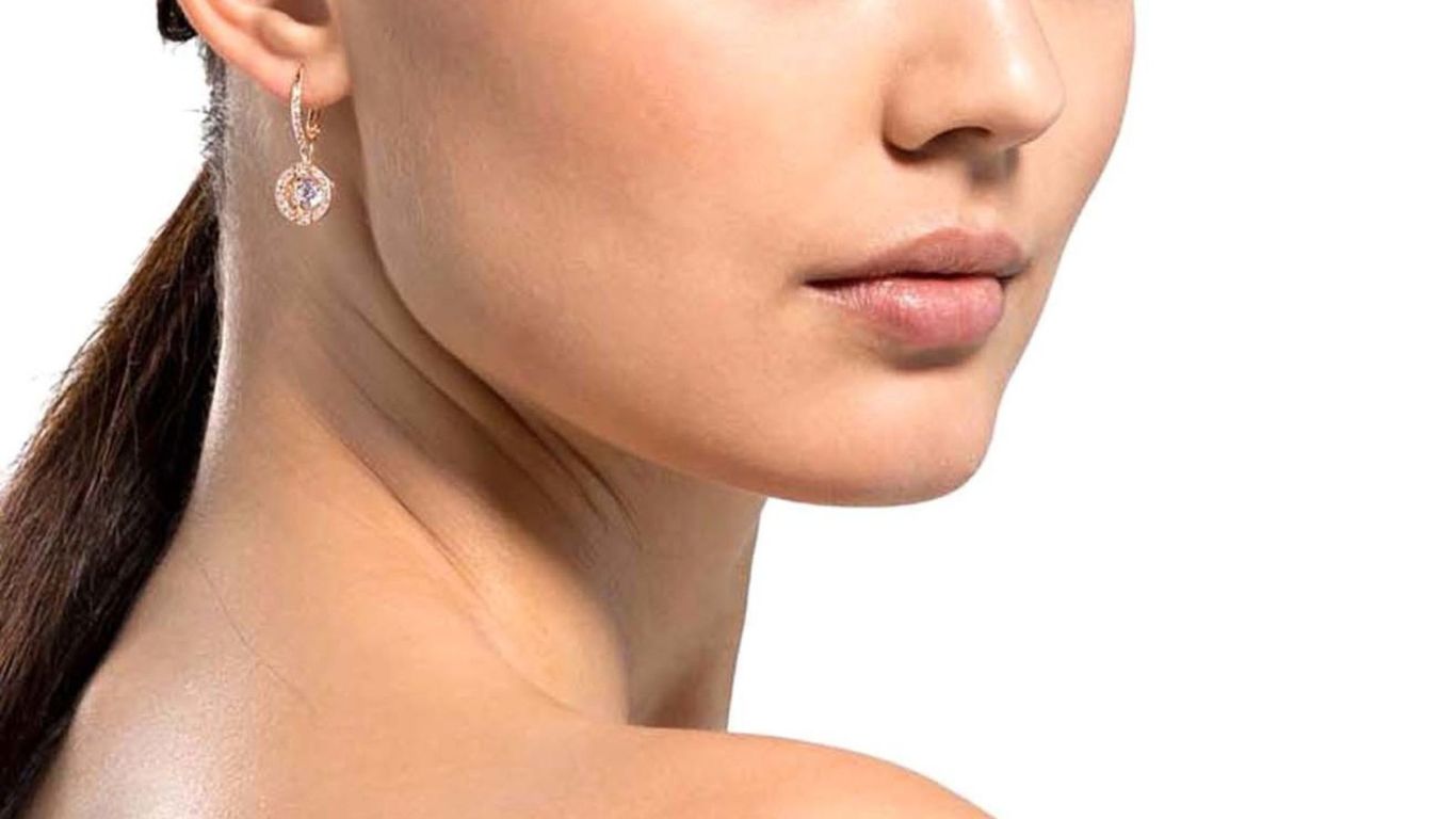Minimal jewellery pieces you must own to complete your ethnic look