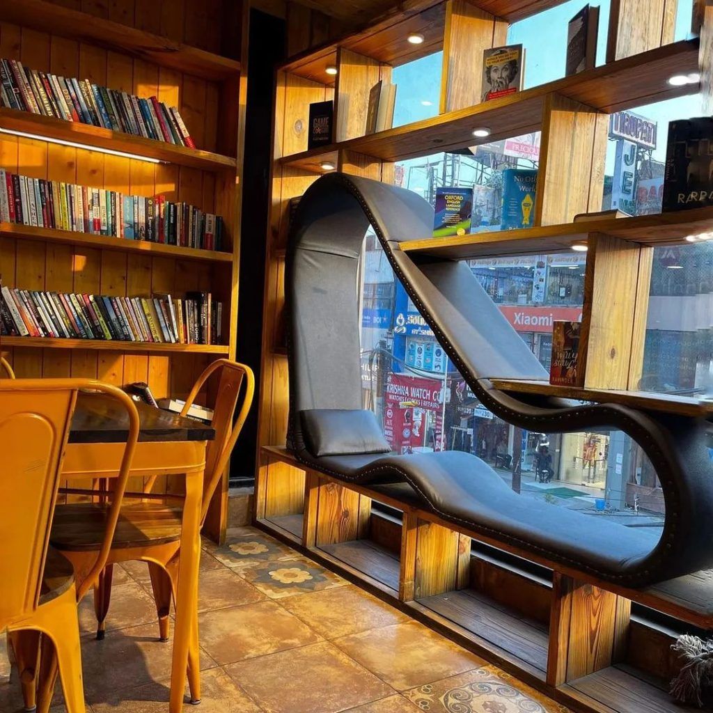 Booklovers will have a great time at these book cafés in Delhi