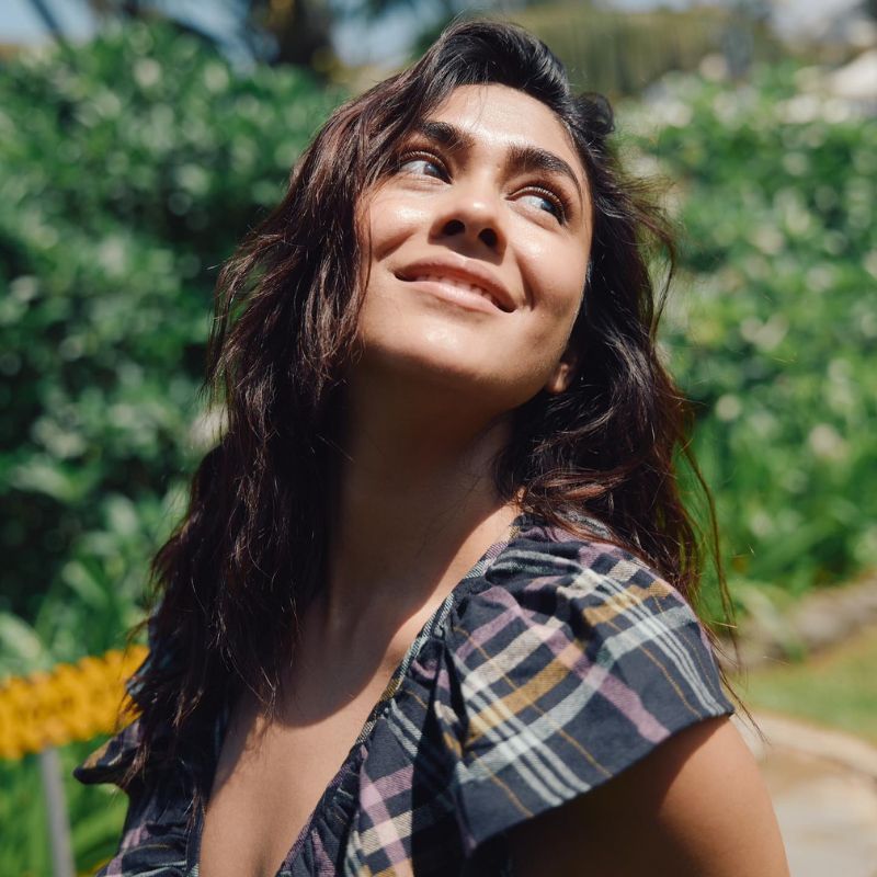 Mrunal Thakur net worth 2023: Income, properties and other assets