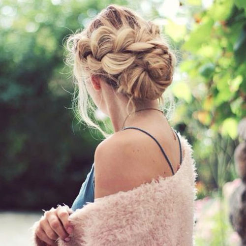 Discover the most stunning hairstyles for frizzy hair