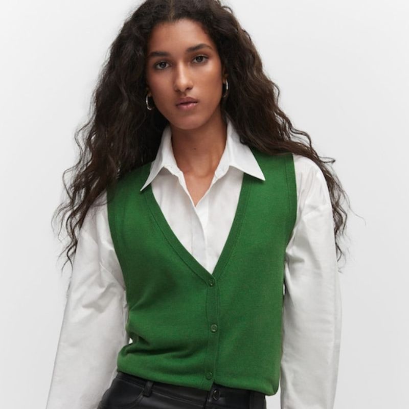 Recreate The Iconic looks from The Archies movie with these retro outfits