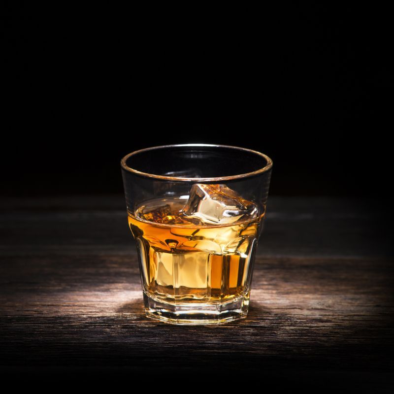 Blended whiskey brands under INR 800 to add to your home bar Blended whiskey brands under INR 800 to add to your home bar