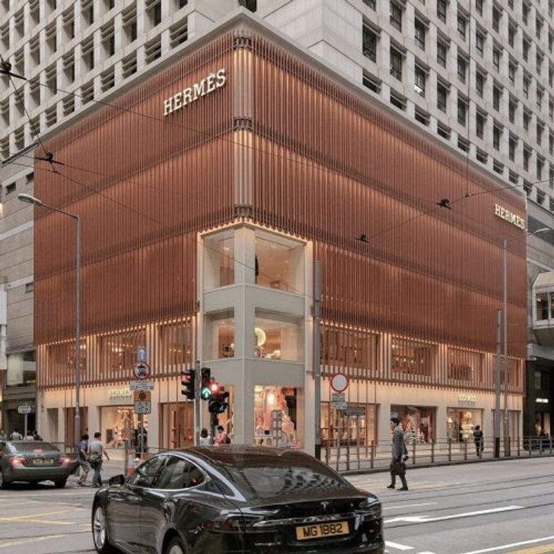 Hermès collaborates with Indian artist Sumakshi Singh for store window