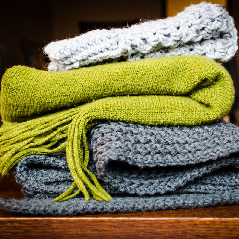 Cashmere scarves: Elevate your fashion with this winter wear