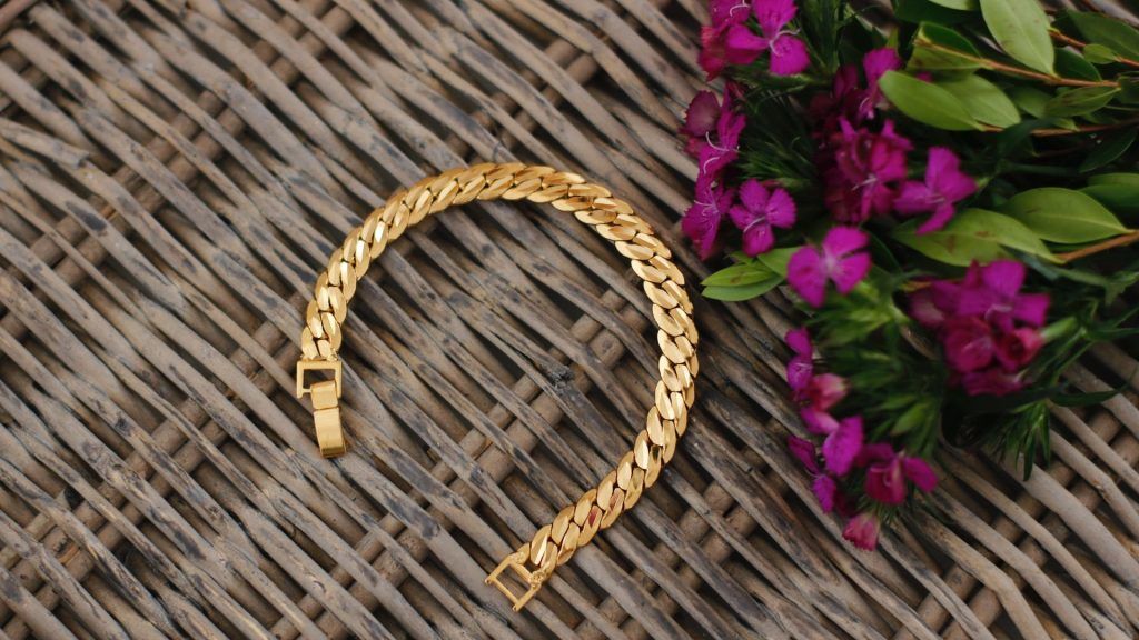 Celebrate the love this Valentine's Day with these Couple Bracelets