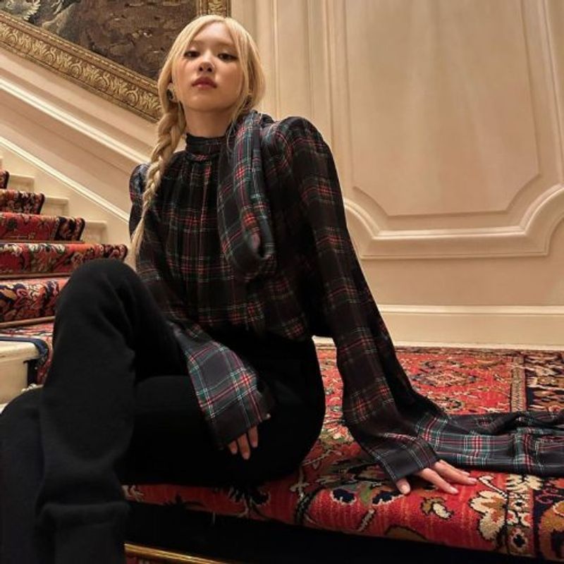 Learn the Korean drinking game behind BLACKPINK Rose's song, Apt