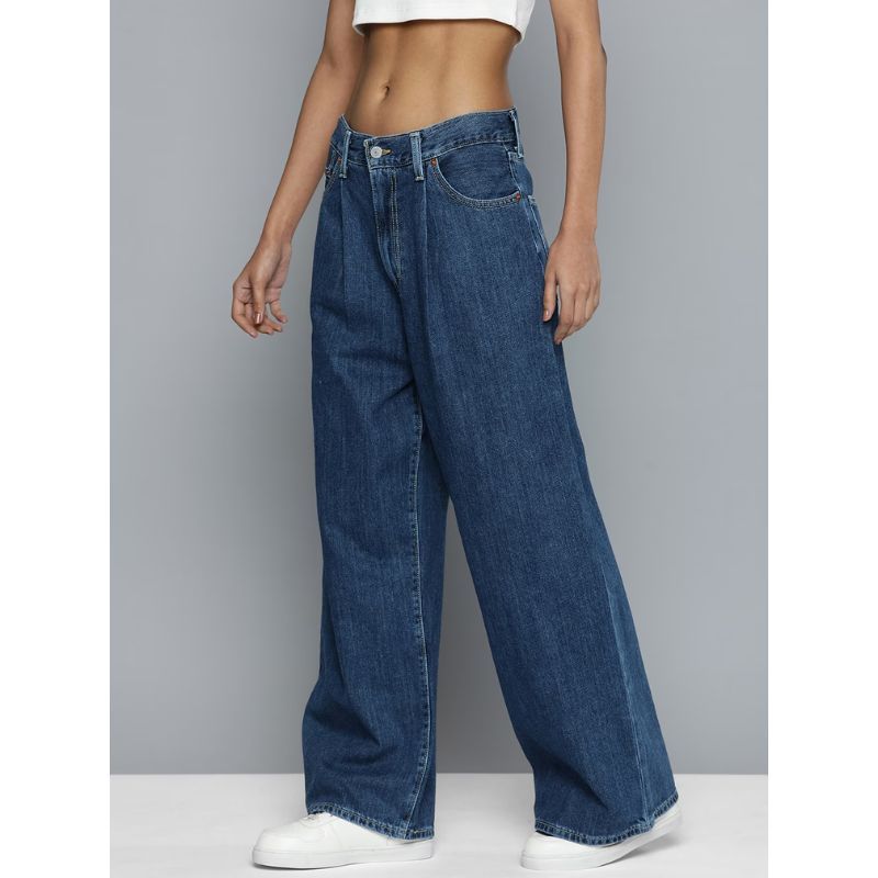 Easy tips for styling oversized clothes