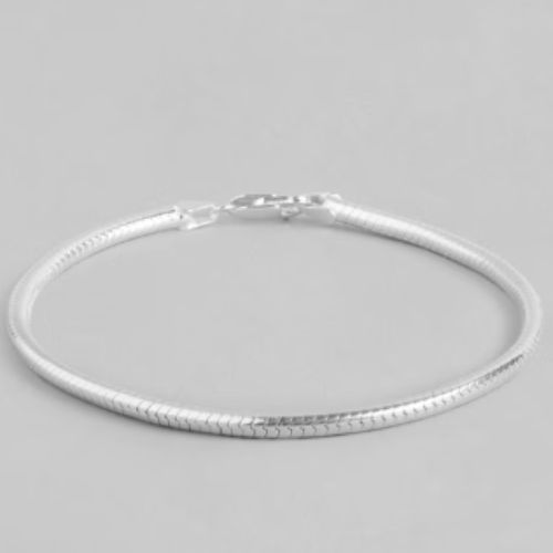 Explore Precious dainty jewellery pieces for her this Women's Day