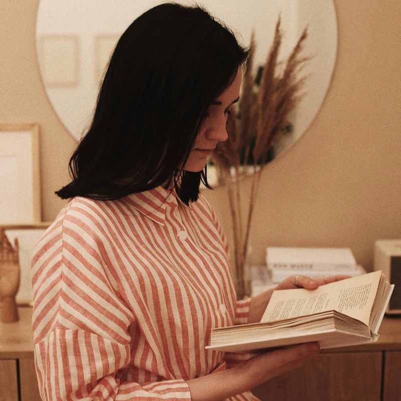 10 best books for boosting self-confidence and transforming your life