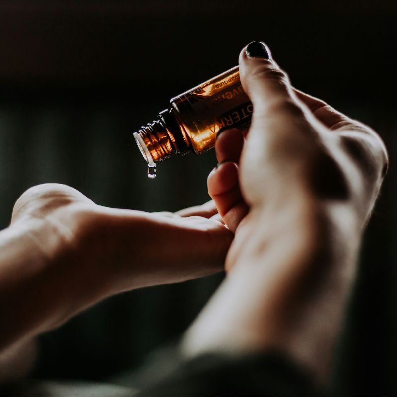 8 best massage oils to relax and rejuvenate: Benefits and how to use