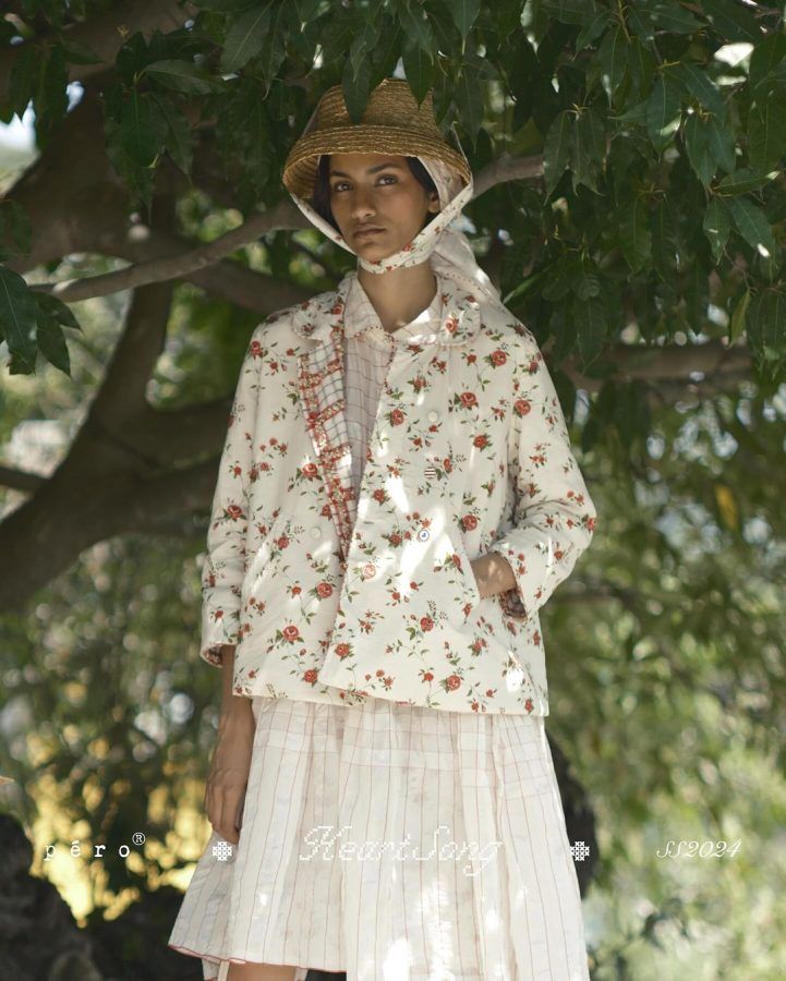 Of apple orchards and camellias, Péro weaves a tale of nostalgia