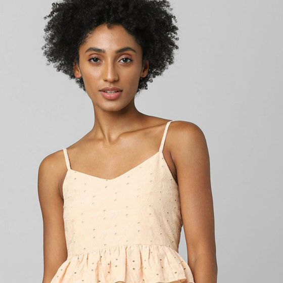 Must-have schiffli tops for summer