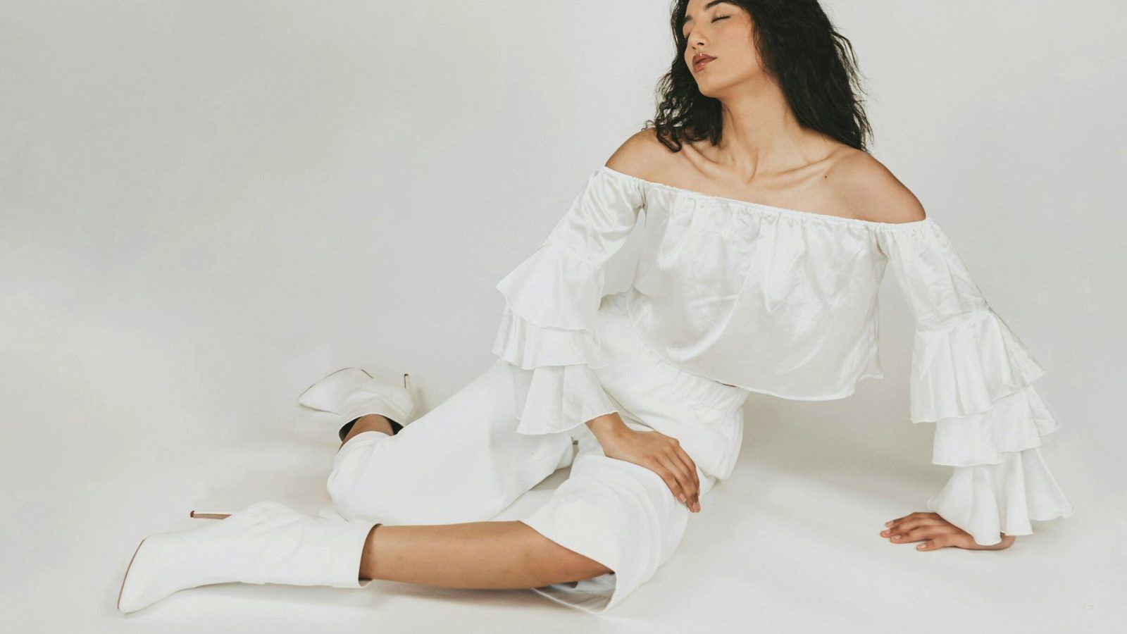 Love Bohemian style? Ace this 2024 trend with a modern flair