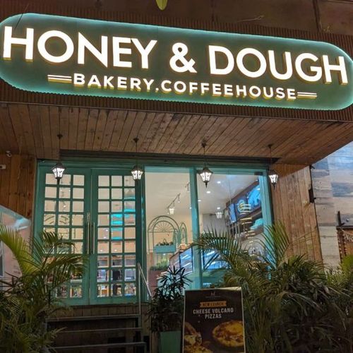 Best cafe in Karkardooma, Delhi: Meltado, Cafe Wink and more