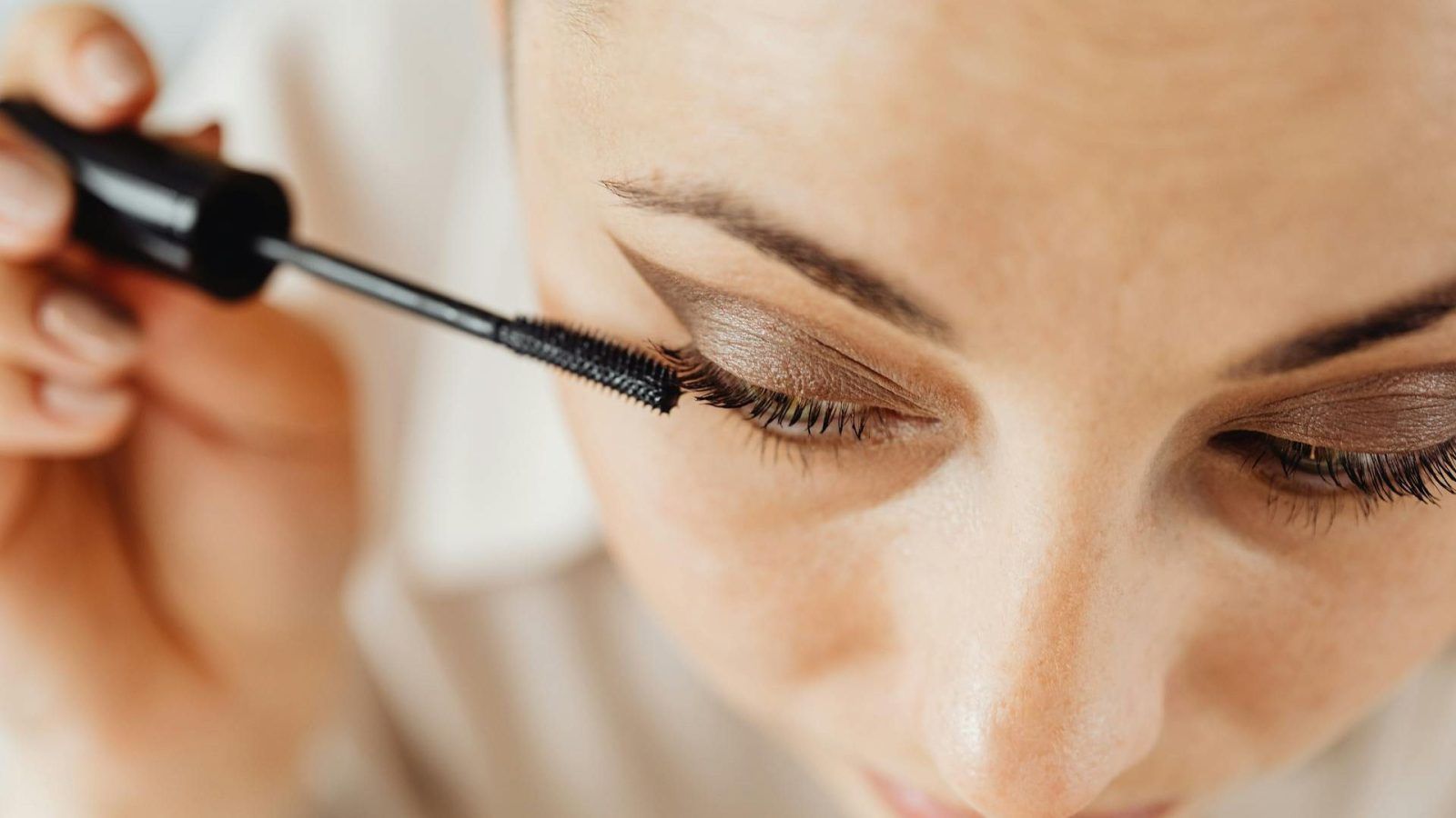 Eyelash primer: 8 best eyelash primers you must have