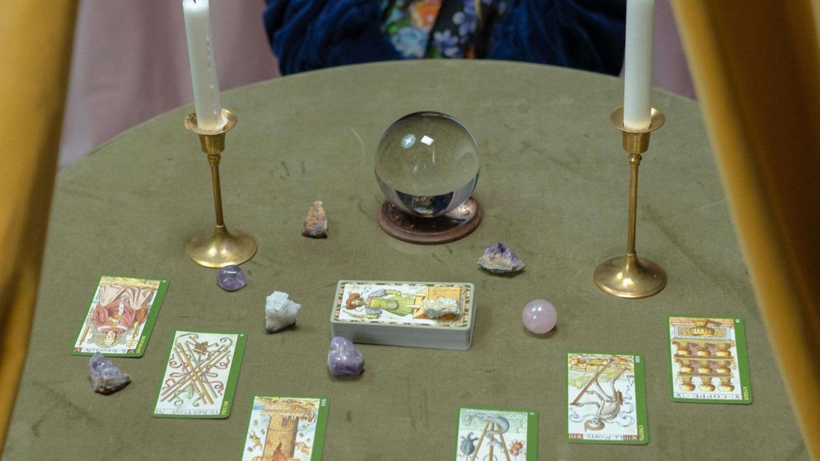 What is angel card reading and how is it different from tarot card reading?
