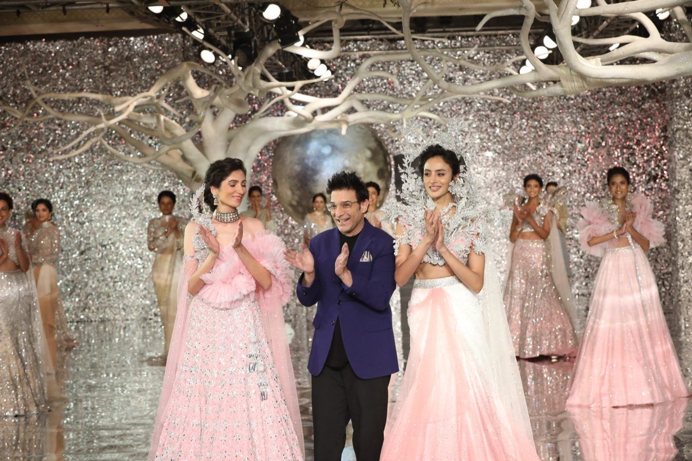 Suneet Varma showcases "Nazm" at the FDCI India Couture Week 2024