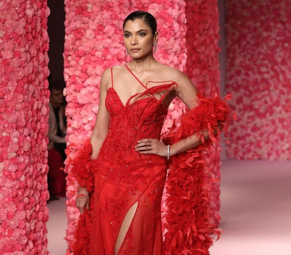 Dolly J adds another chapter into her fairytale of couture at the FDCI ICW