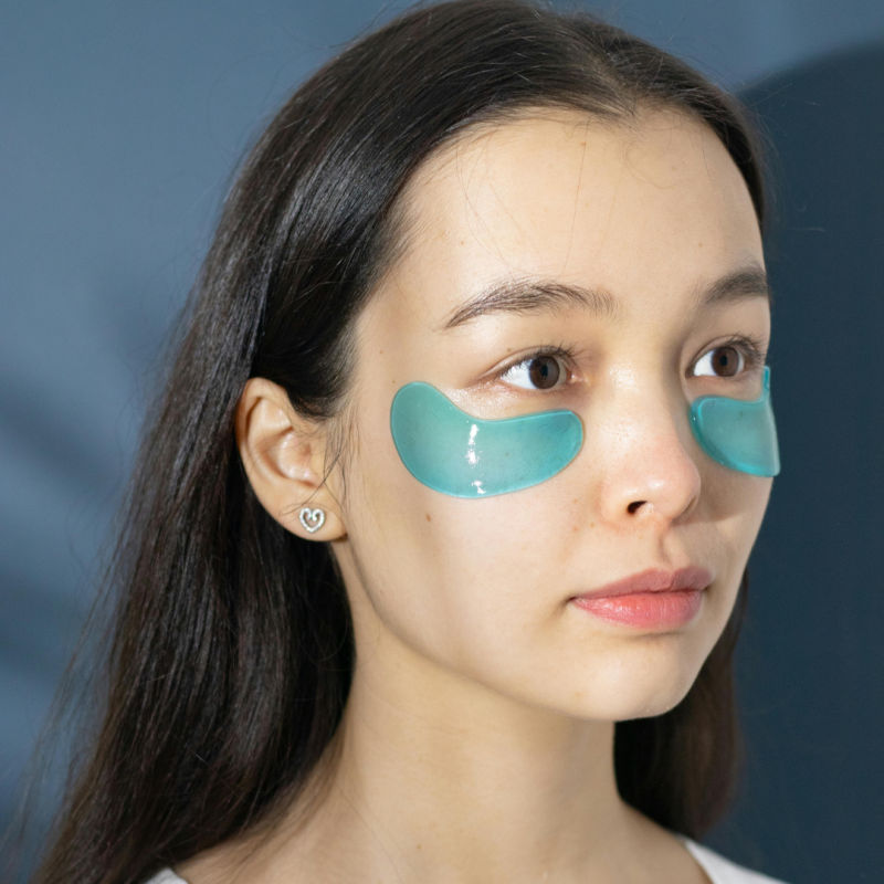 DIY masks for hydrated and brightened under-eyes