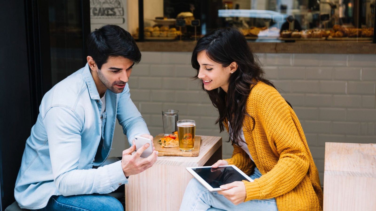 Red flags in relationships: Spot the signs that may signal trouble ahead