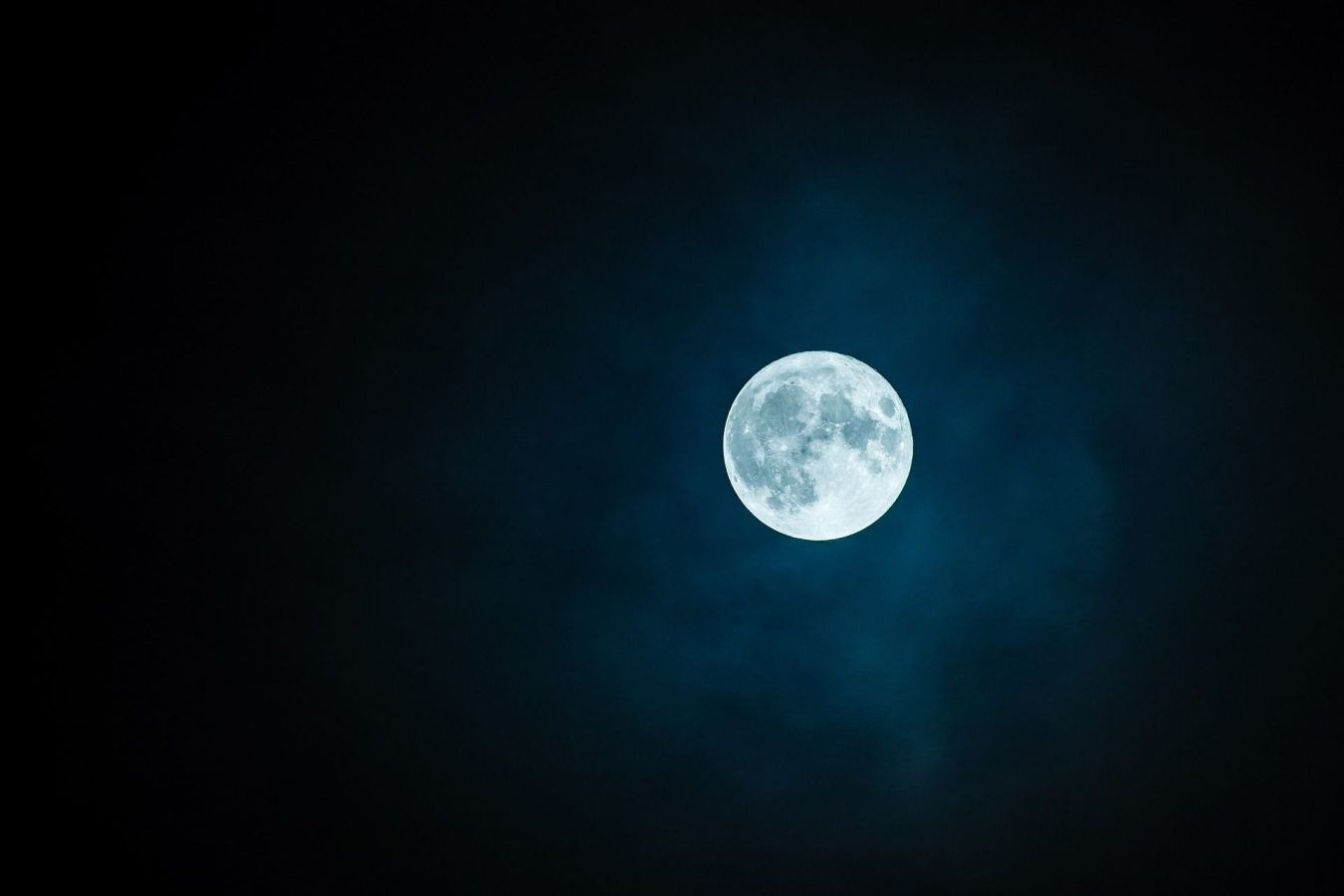 Full Harvest Moon meaning & effect on zodiacs | Lifestyle Asia India