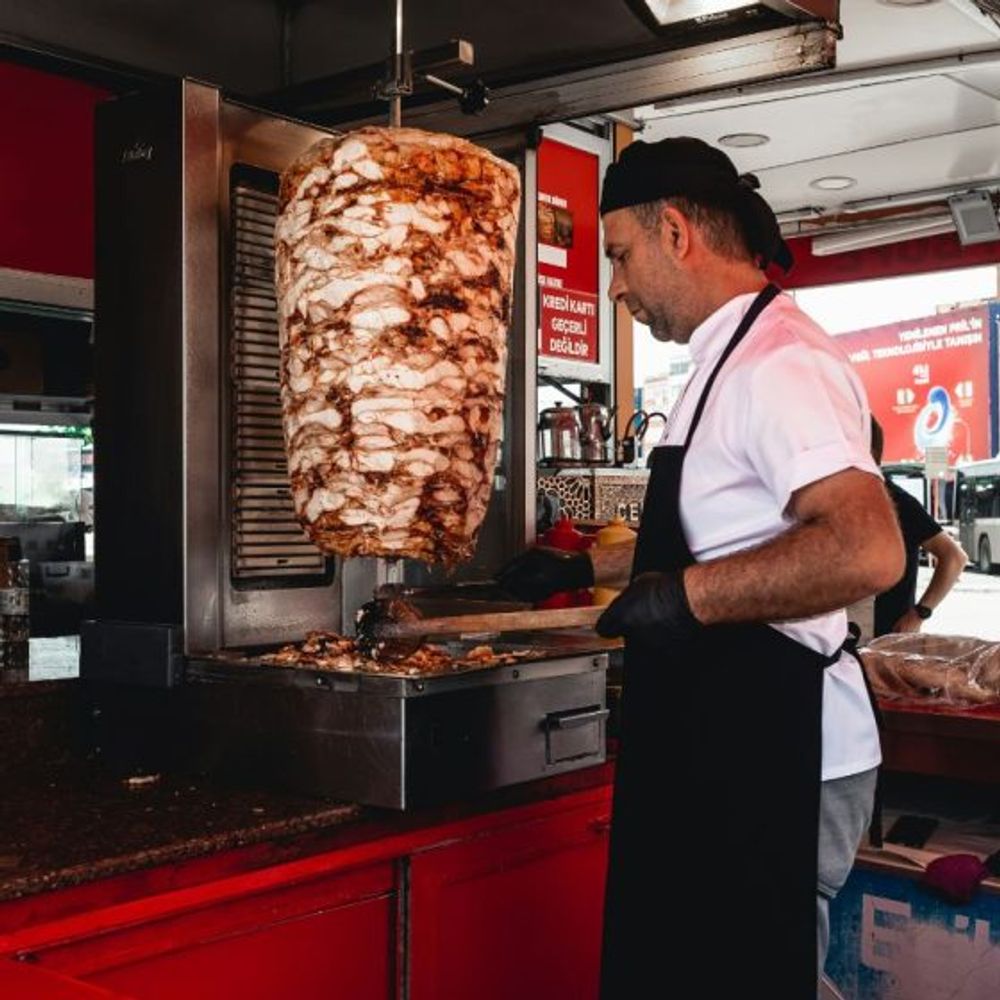 8 best Khau Gallis in Mumbai that every foodie needs to bookmark