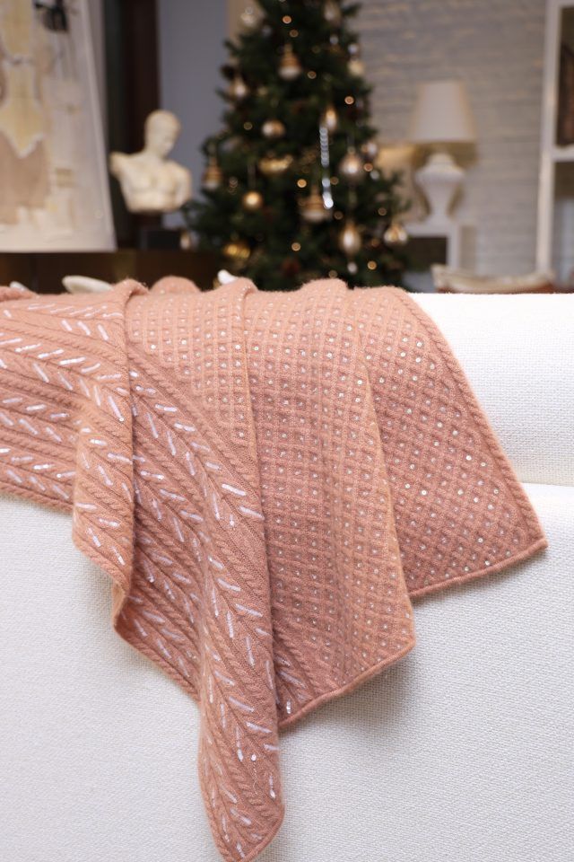 Pantone’s Color of the Year 2025 comes to life in Janavi’s new collection