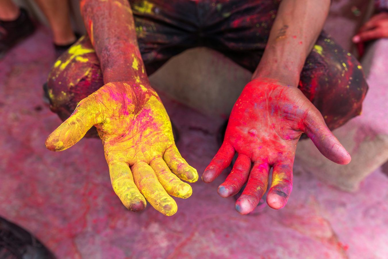 Lucky colours for zodiacs to play with during Holi 2025 | Lifestyle Asia India