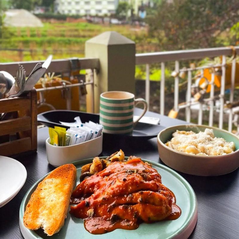 Best cafe in Karkardooma, Delhi: Meltado, Cafe Wink and more