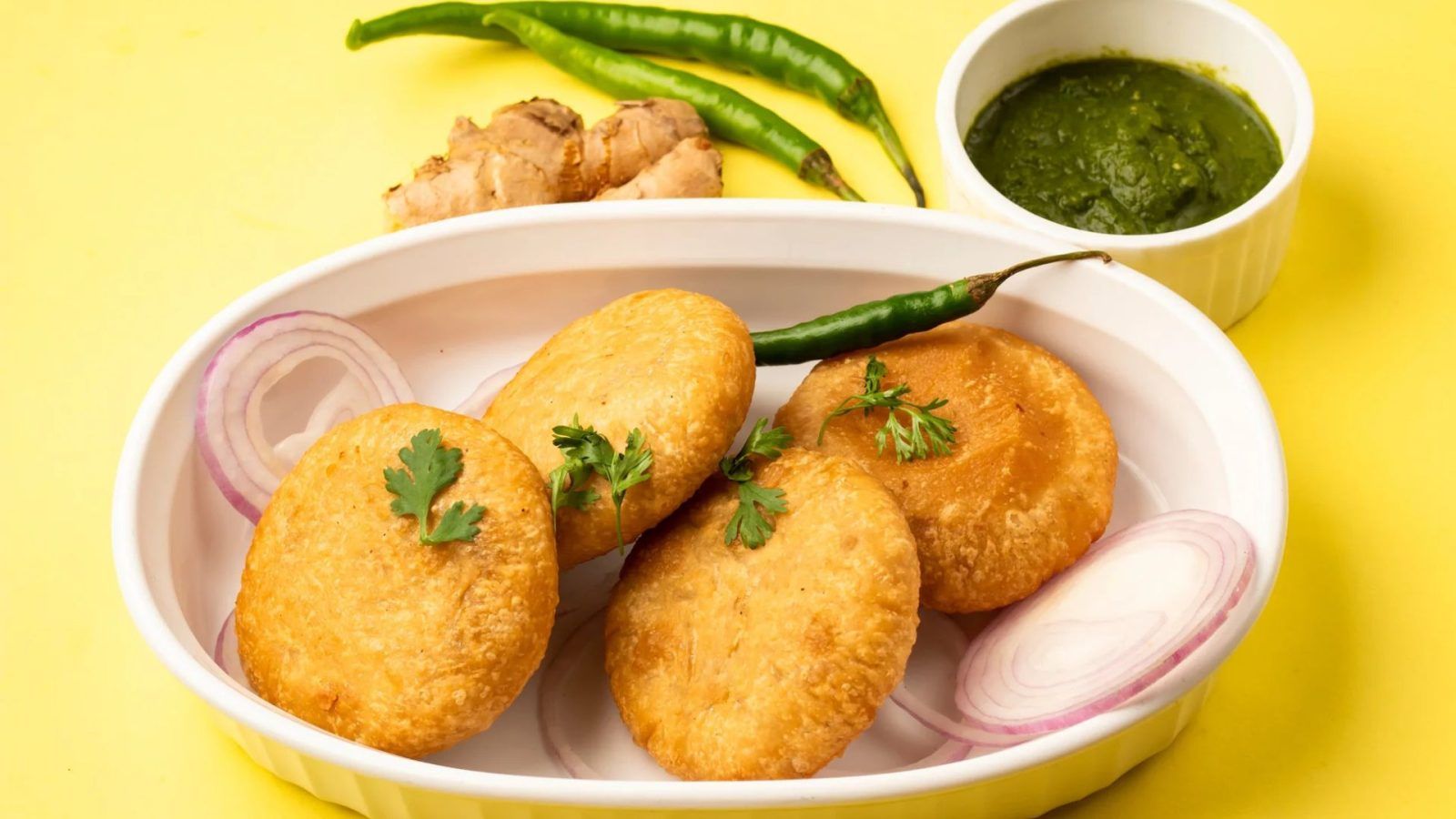 Where to get the best pyaaz kachori in Jaipur: Top places to try