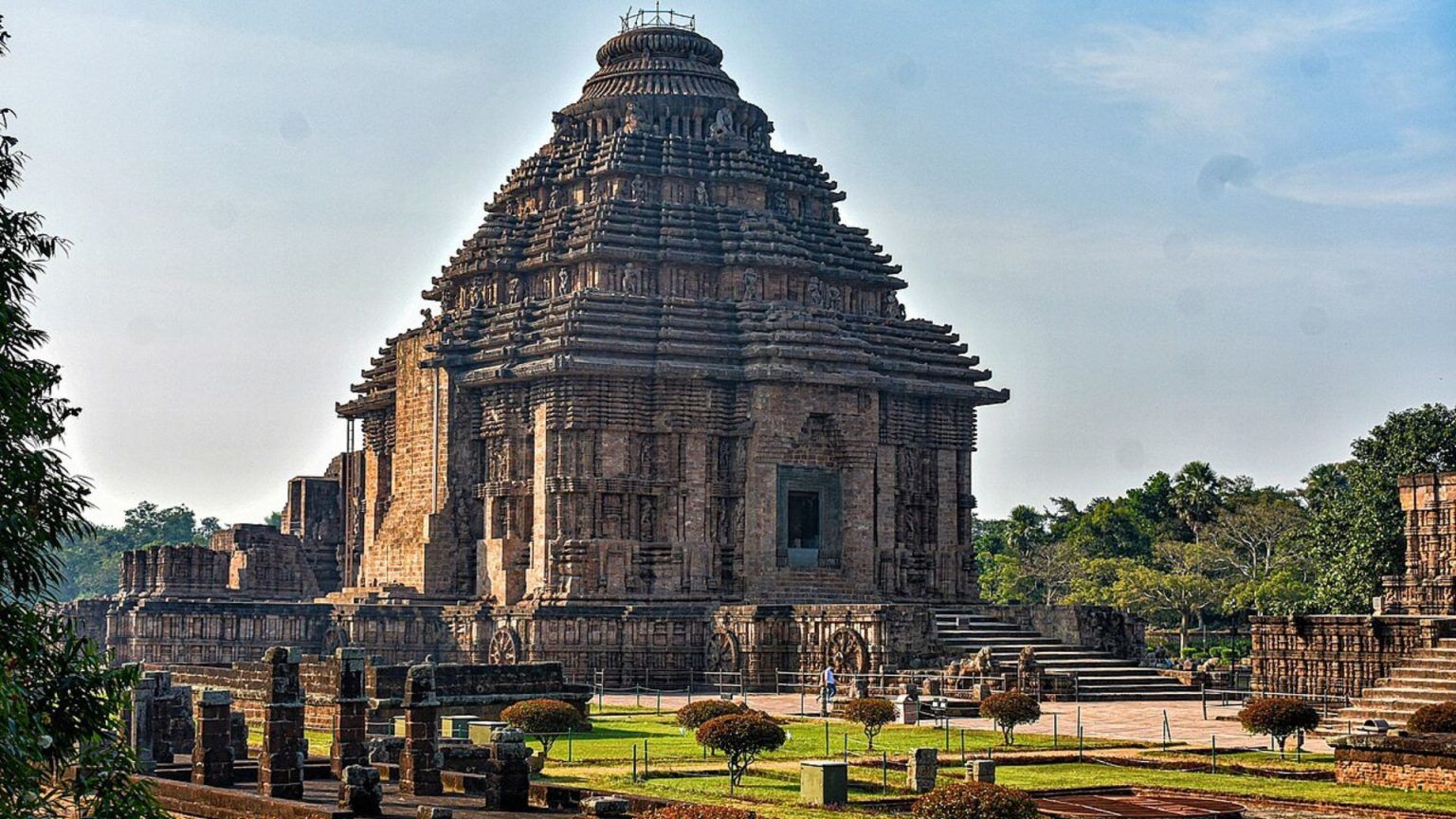 10 famous buildings in India that define the country’s melting pot nature