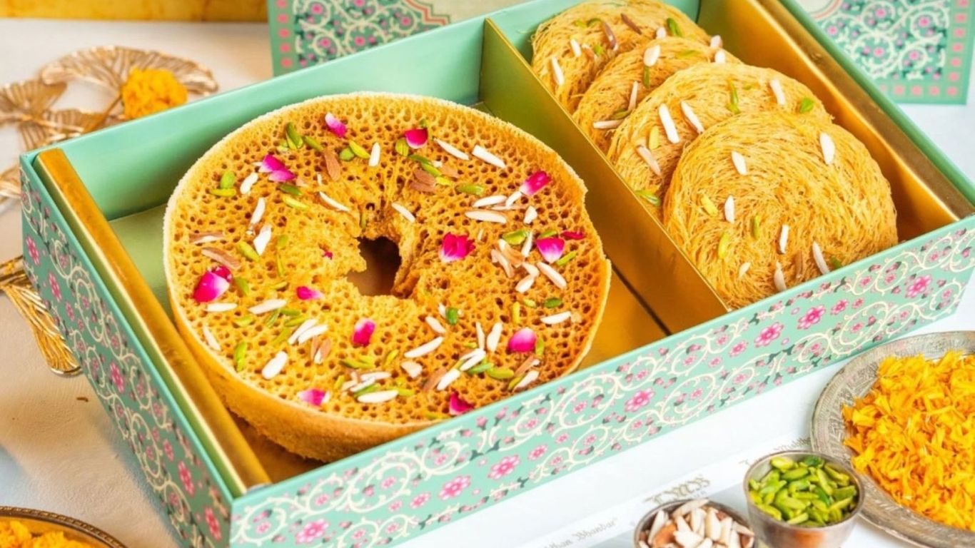 Where to find the best Rajasthani sweets in Jaipur, including Ghewar