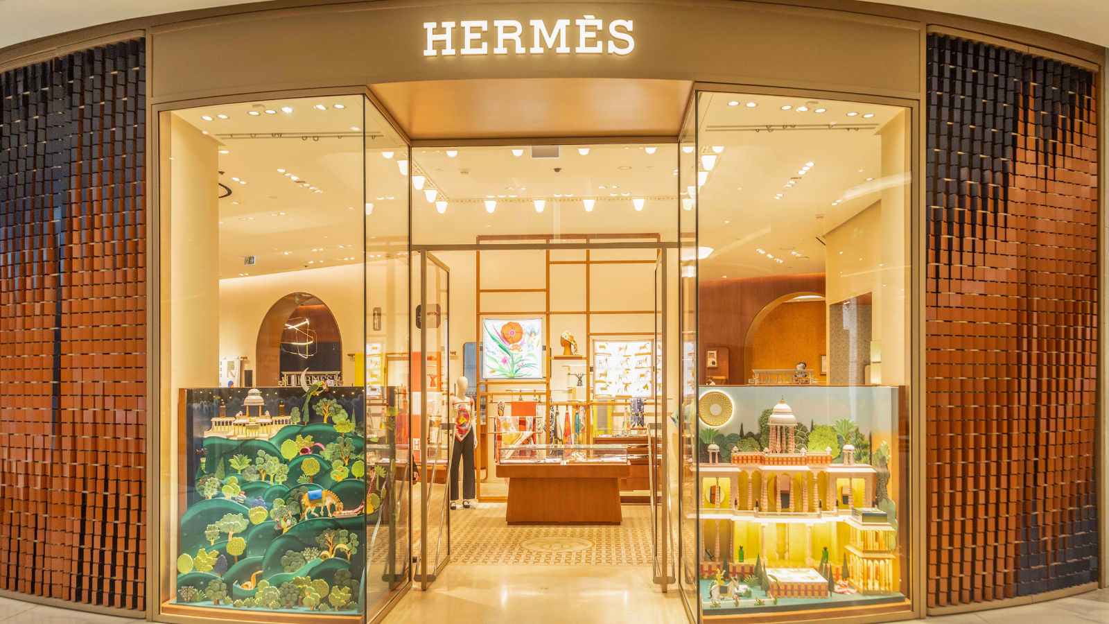 Hermès festive windows: A peek into the splendour of Indian miniature art