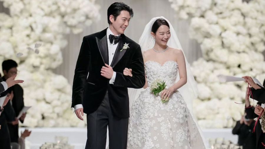 The K-drama–like love story of newlyweds Shin Min-ah and Kim Woo-bin