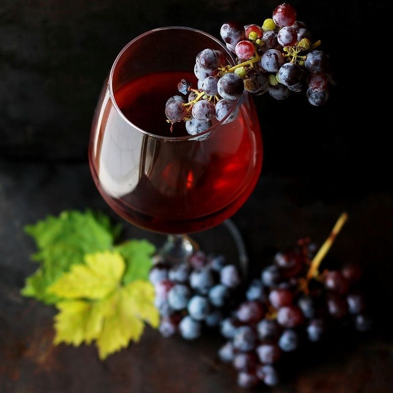 The ultimate wine guide: Speak like a sommelier with these tips | LSA IND