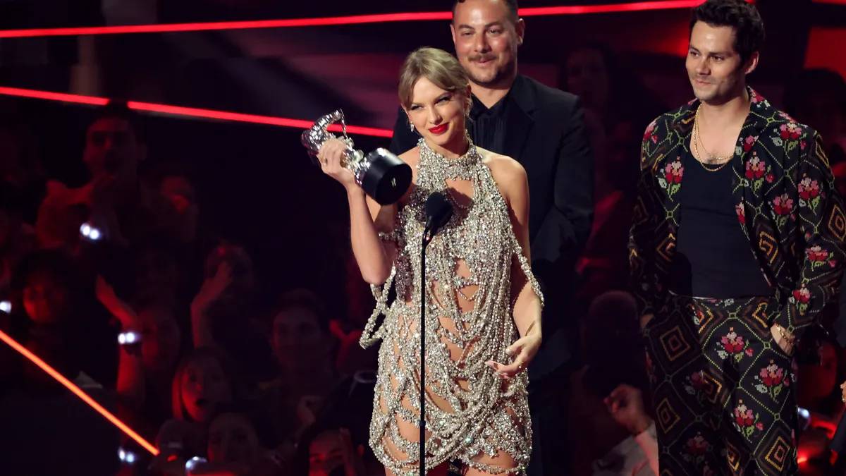 All Too Well: The Short Film ของ Taylor Swift สมควรแล้วที่ได้รางวัล MTV ...