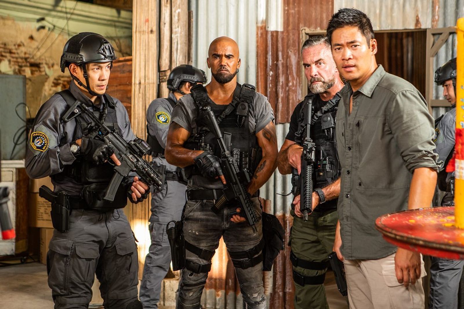 ซีรีส์ S.W.A.T. เผยภาพเบื้องหลังบุกไทย