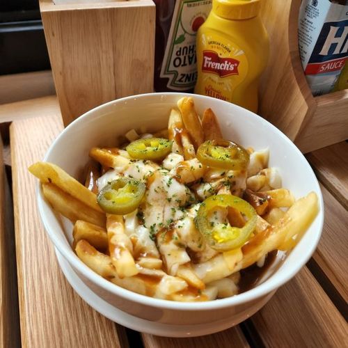 Canadian Poutine คือ อะไร แวะมาร้านอาหารเหล่านี้สิ | Lifestyle Asia ...