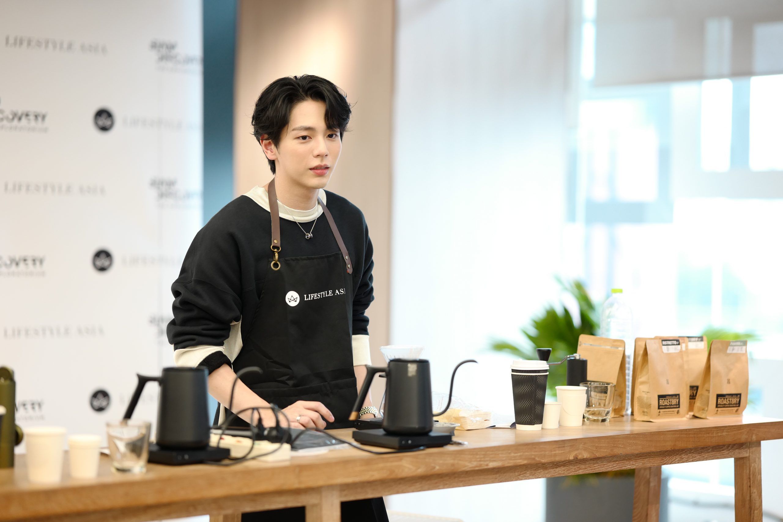“อัพ ภูมิพัฒน์” กับงานเวิร์กช้อป Coffee Prince พร้อมกระทบไหล่คนดัง