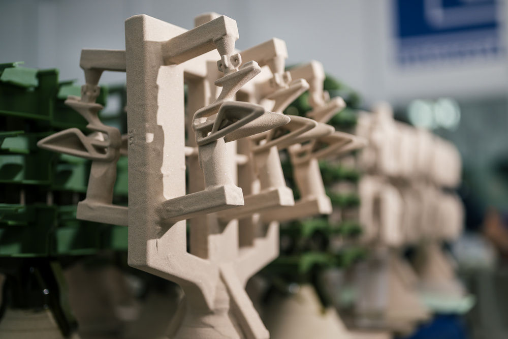 รถ Bentley กับเบื้องหลังโลโก้ FLYING B