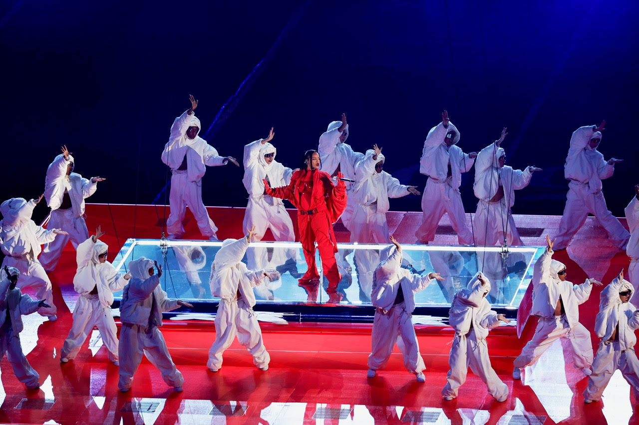 Rihanna สร้างประวัติศาสร์ใหม่บน Apple Music หลังการแสดง Super Bowl ...