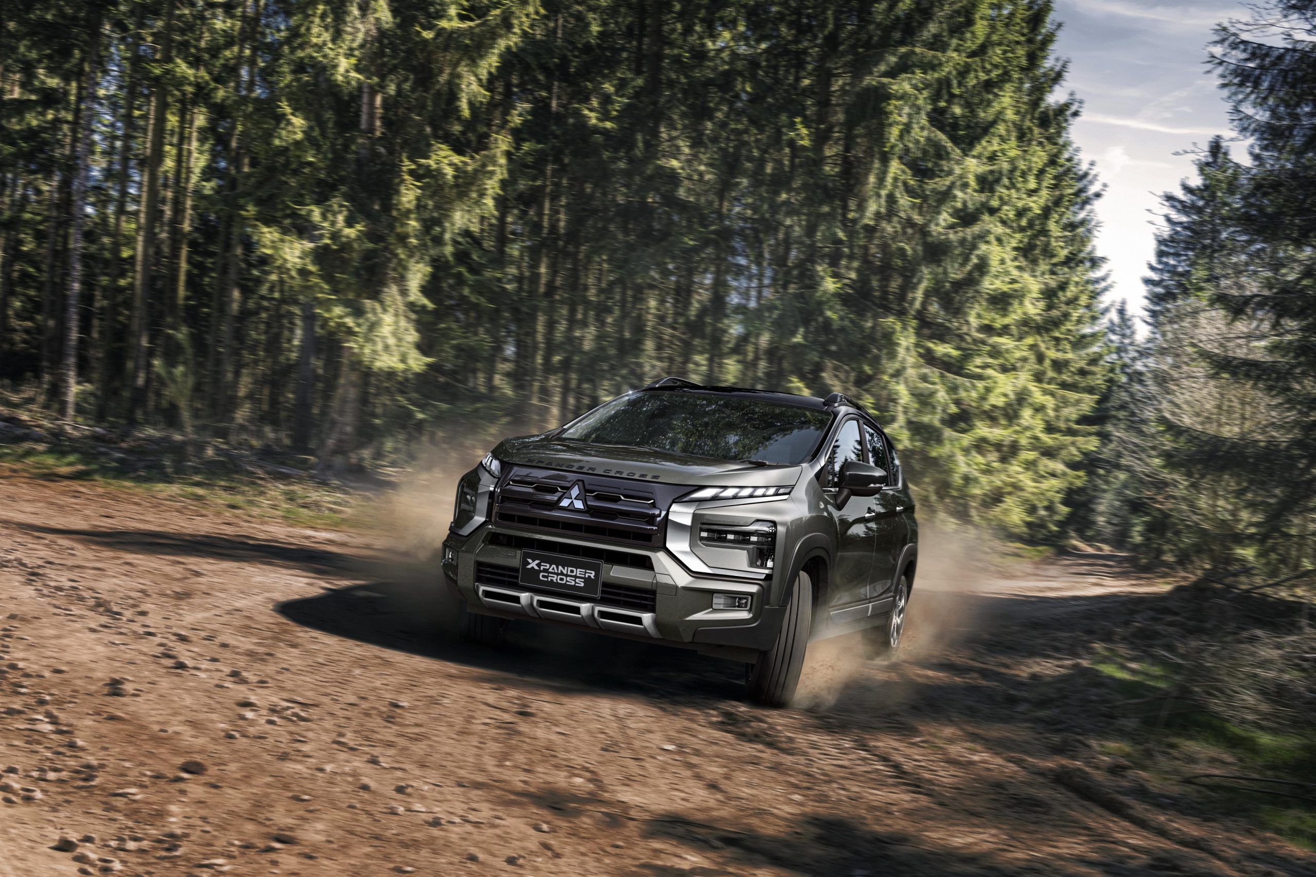 Mitsubishi New Xpander Cross เปิดค่าตัว 946,000 บาท