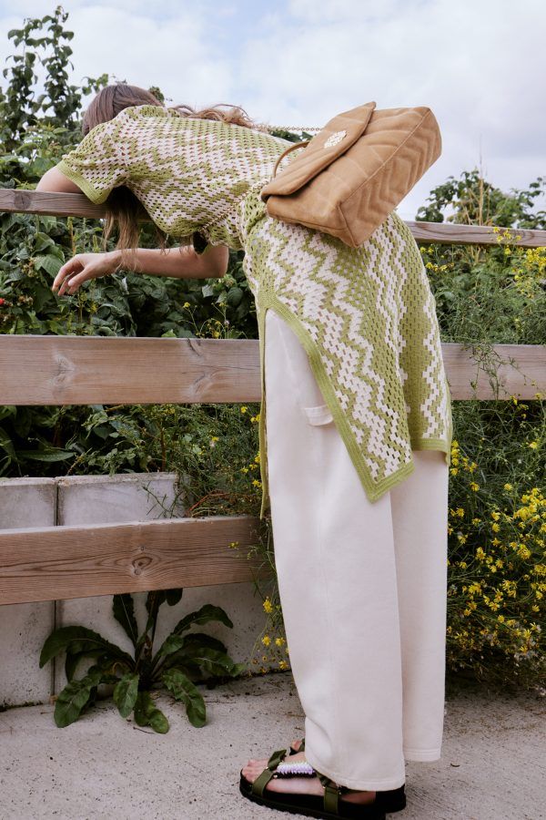 Sandro SS23 คอลเล็กชั่น ที่พูดถึงความฮิปปี้ ความอิสระ และความลื่นไหลทางเพศ