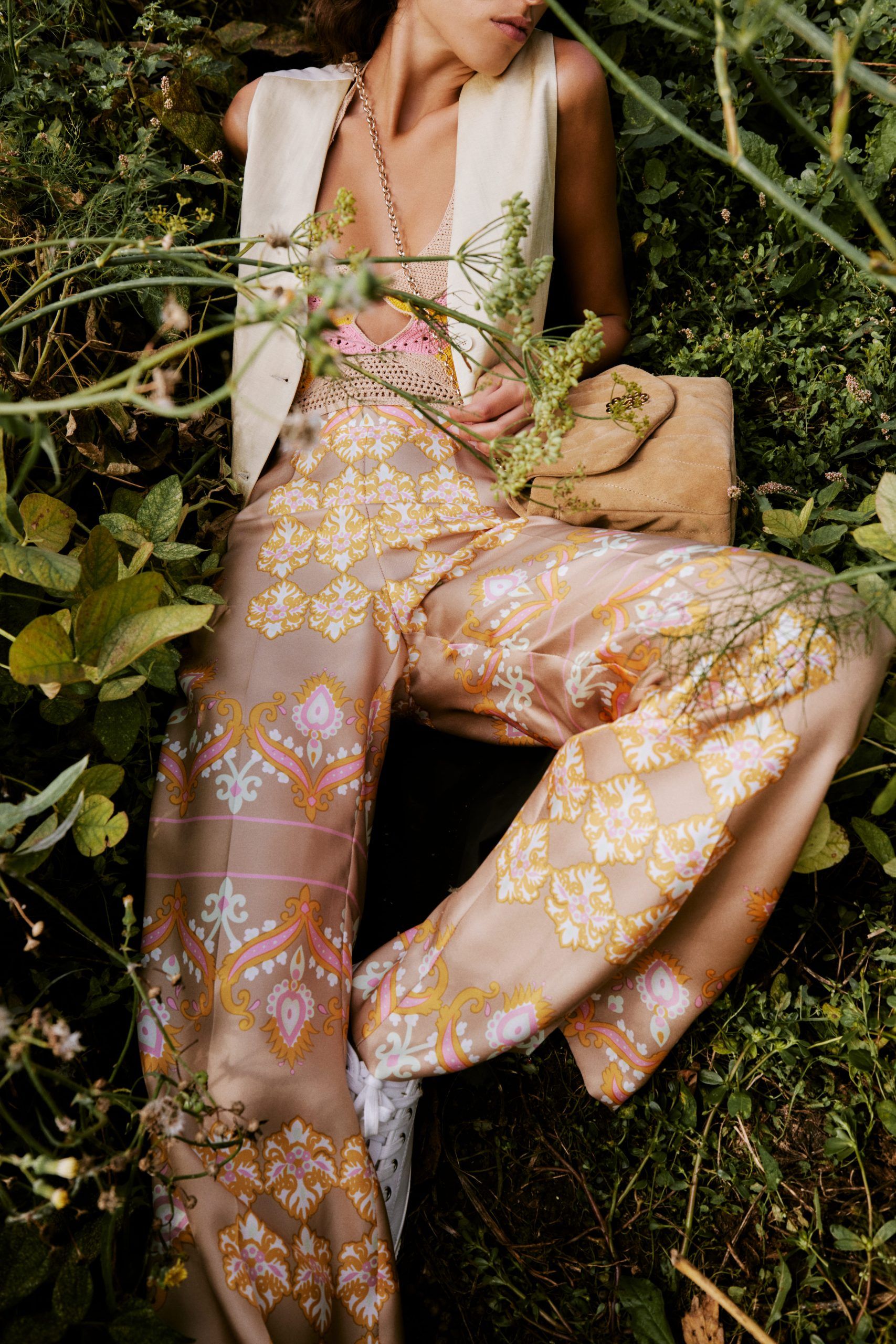 Sandro SS23 คอลเล็กชั่น ที่พูดถึงความฮิปปี้ ความอิสระ และความลื่นไหลทางเพศ